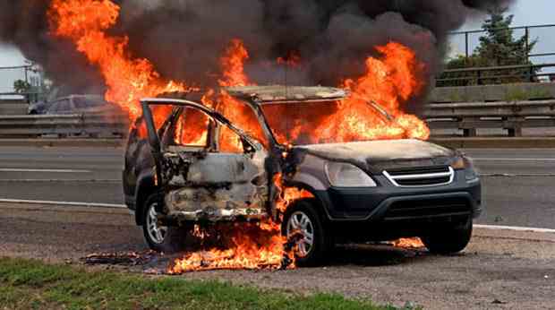 Nouvel An : Les victimes d’incendie de voitures doivent contacter leur ...